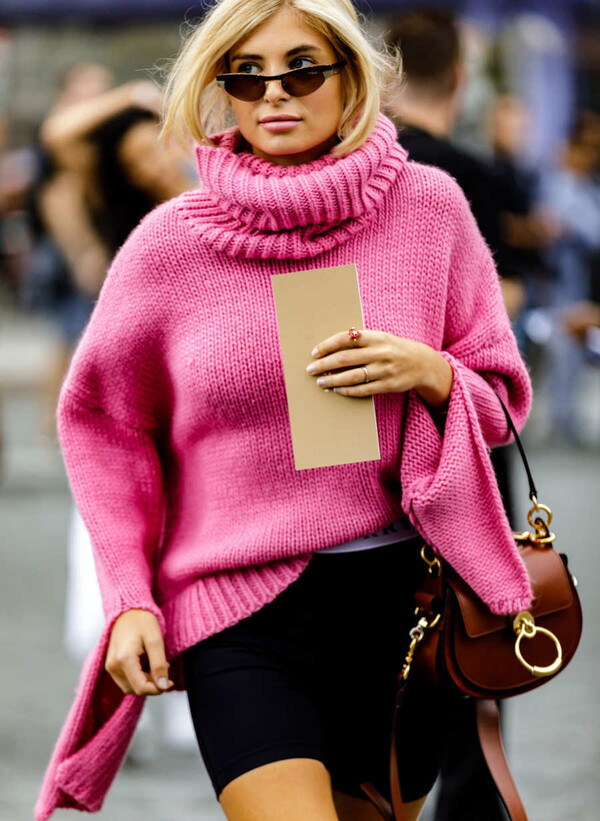 Rosa Chiclete - Como apostar em looks com a cor de 2021 - Pátio Hype