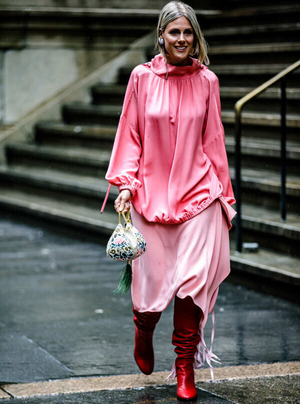 Rosa Chiclete - Como apostar em looks com a cor de 2021 - Pátio Hype